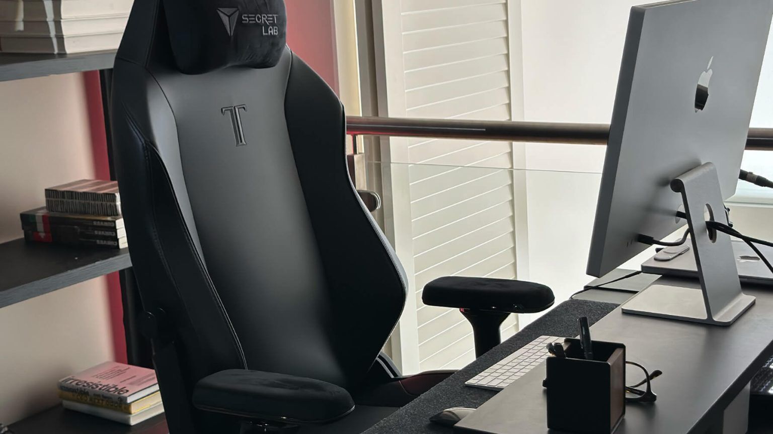 Secretlab Magnus Pro Review: The Most High-Tech Standing Desk?